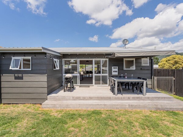 A Stones Throw From The Beach - Tairua