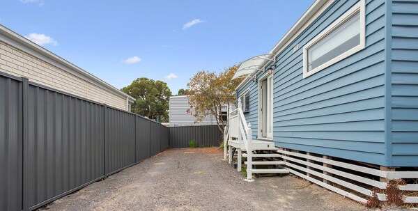 Iconic Renovated Period Home - Modern Upgrade & Close To Cbd/everything - Bendigo