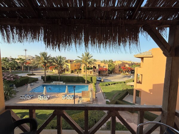Luxury Pool View / 2br Retreat - Egipto