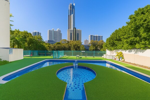 Riverside Retreat In The Heart Of Surfers Paradise-2br Apartment Pool & Marina - Surfers Paradise