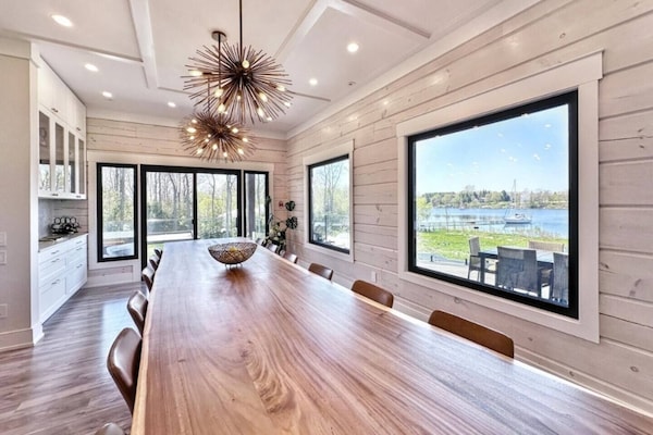 Luxury Lilac Lakehouse: 4 Suites - Napanee