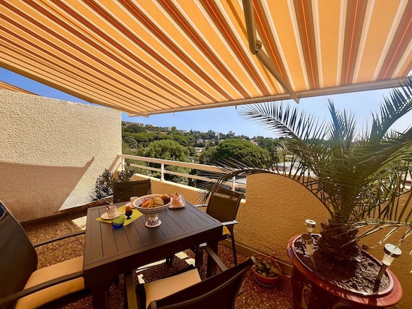 2-room Apartment With Air Conditioning And Private Parking In Cavalaire-sur-mer - Cavalaire-sur-Mer
