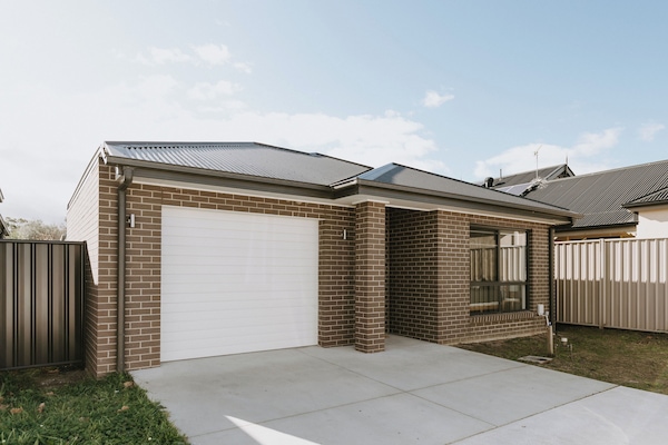 Brand New, Beautifully Styled Home In Sale. 3 Bed/2 Bath. Ultra Fast Wifi - Sale