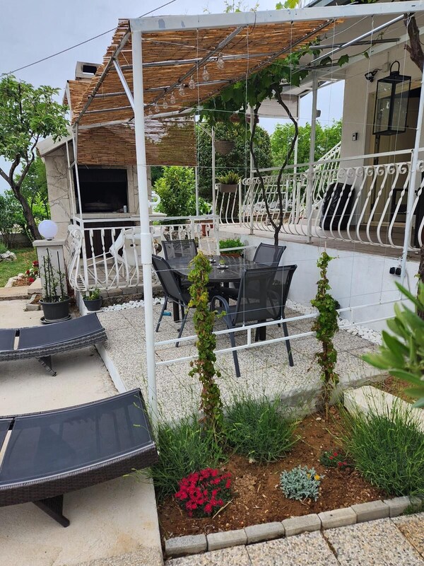 2-bedroom House With Pool In Peaceful Kotlenice Near Split Town  Hideaway - Treglia