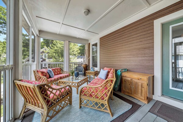 The Waxwing - 15 Farm View - Picton