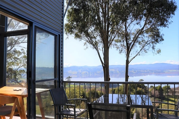 The Tamar Ridge Lookout At Tamar Ridge Apartments - Launceston