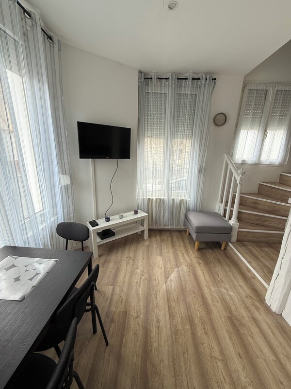Charming Townhouse, Fully Equipped, 2 Steps From Shops - Normandie