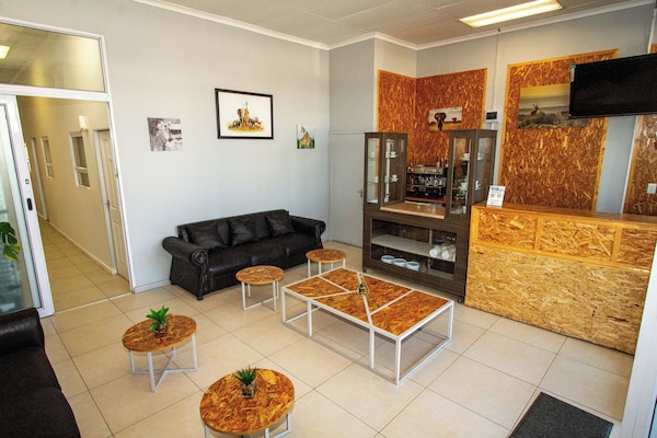 Relax & Unwind At Lodgeon91 ! - Cape Town