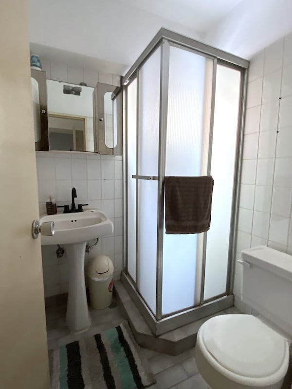 Spacious And Comfortable 3-bedroom Quiet Apartment In La Tahona, Caracas. - Caracas