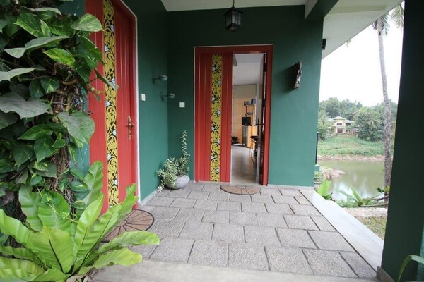 2-bedroom Riverside First Floor Apartment In Beautiful Kandy With Ac, Wifi - 캔디