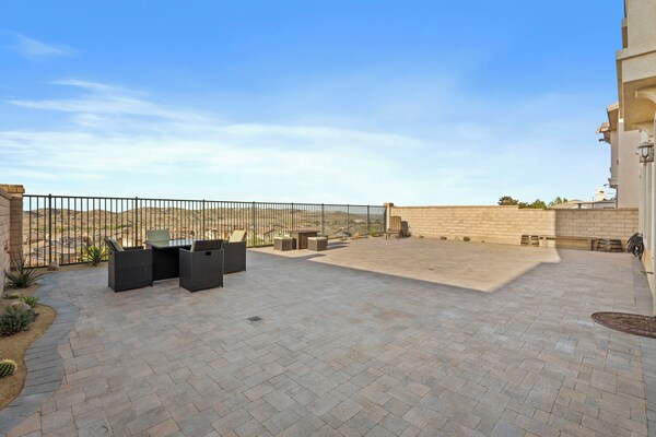 Desert Family Oasis  4br Near Trails Attractions - Little Rock Lake, Juniper Hills