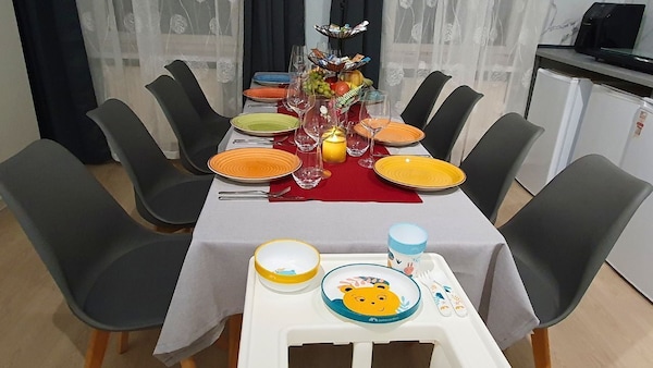 Cozy Vacation Apartment Berlin For 9 People - 베를린