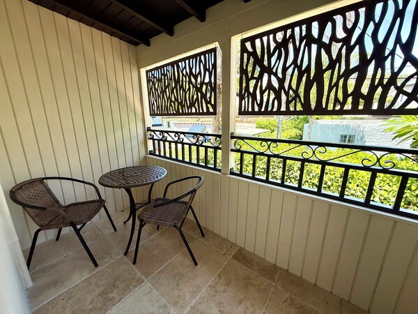 Modern Comfort Meets Mediterranean Charm In Downtown Coral Gables - Miami