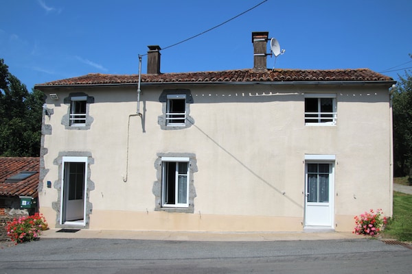 Gïte Du Petit Marchais 3*  6 Personnes  3 Chambres  35 Mn Du Puy Du Fou - Deux-Sèvres