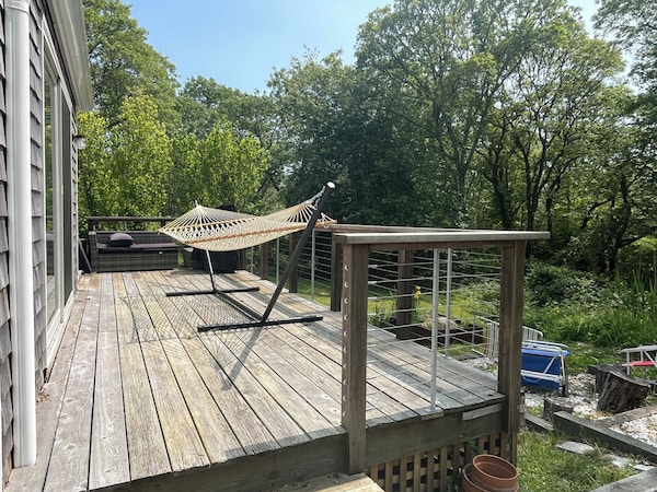 Aquinnah Cottage Private,serene, Easy Beach Access ,Sleeps 4 - Massachusetts