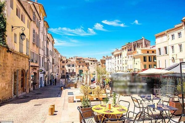 Charming, Quiet 2-room Apartment With Parking, A Stone's Throw From The Center Of Aix-en-provence - Aix-en-Provence