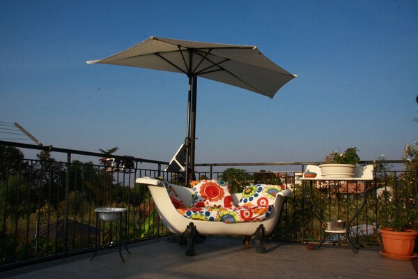 A Green Oasis In The City, Near The Ring Road Ideal For Your Commute - Valverde