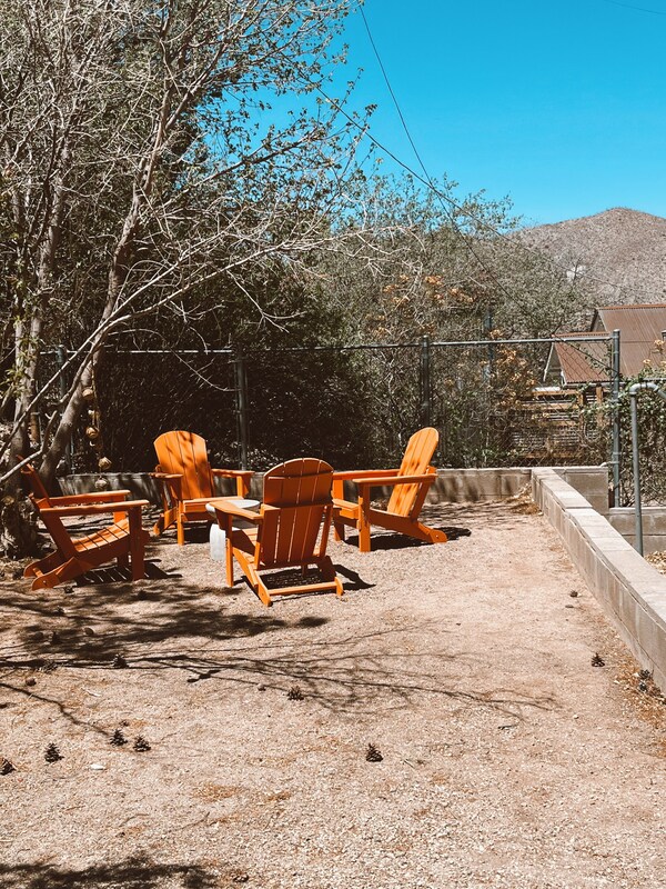 Renovated Charmer With Large Screened In Porch - Bisbee, AZ