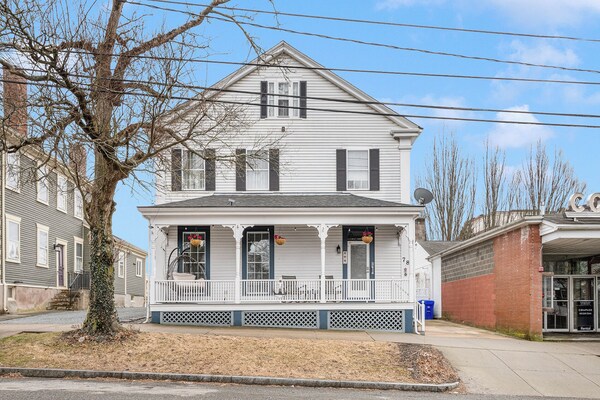 Huge Studio On State St. Bristol - On Parade Route - Swansea, MA