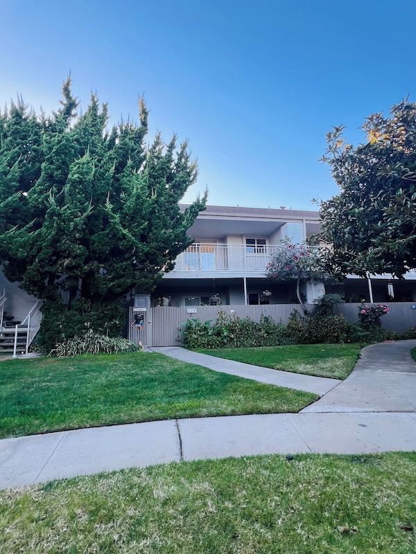 55+ Community - Golf, Pool, Clubhouse -Riviera Lifestyle Near Santa Barbara - Santa Barbara, CA