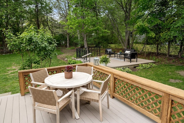 Charming 2-bedroom House In South Kingstown With Pass To Beach - Charlestown, RI
