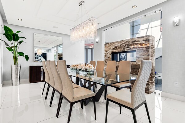 Modern Waterfront Mansion In The Heart Of Las Olas Minutes From The Beach - Sunrise, FL