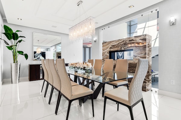 Modern Waterfront Mansion In The Heart Of Las Olas Minutes From The Beach - Sunrise, FL