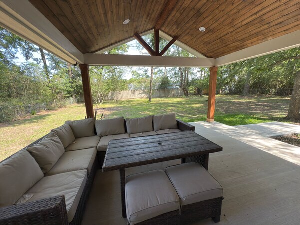 Welcome To Your Perfect Getaway Or Family Retreat In Beautiful Magnolia Texas ! - Stagecoach, TX