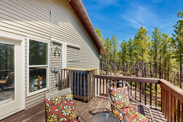 Spacious And Secluded Home With Mountain Views, Gas Grill, Decks & Home Office - Black Hawk, SD