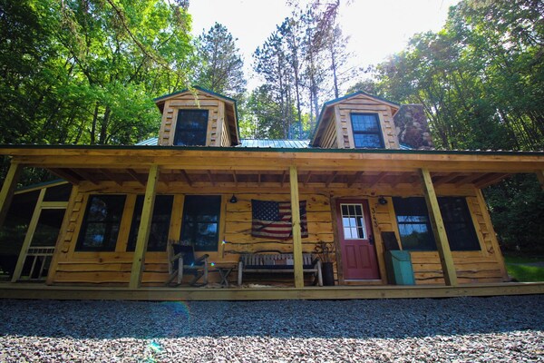 Charming And Rustic 3-bedroom Cabin Just Minutes From Cooperstown - Cooperstown, NY