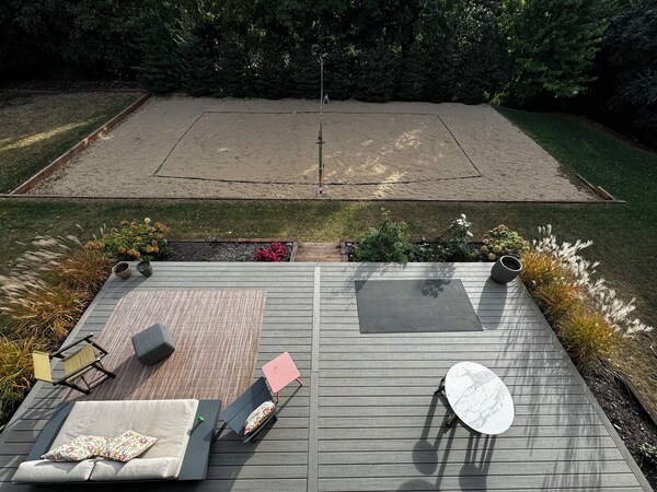 Private Volleyball Retreat In Deephaven - Minnetonka, MN