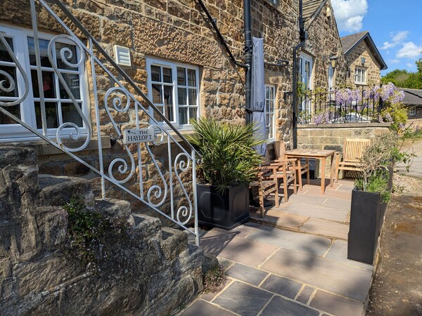 Bridge House Cottage, Pet Friendly, With Open Fire In Harrogate - Wetherby