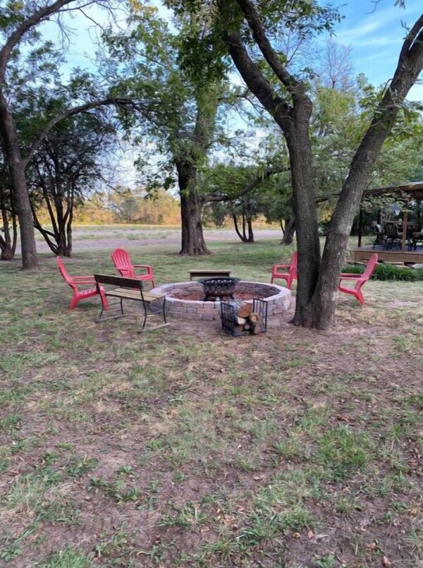 1880 Country Farmhouse. Quiet-lake-hunt-pets Ok - Red Bluff, Haven