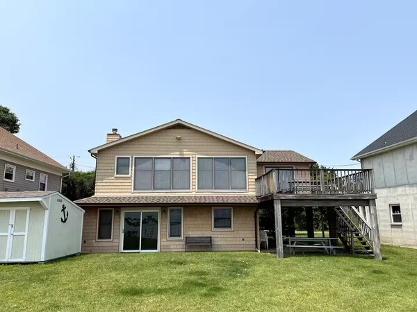 Spacious And Relaxing 4-bedroom, Waterfront Home With Wifi, Ac In Colonial Beach - Colonial Beach, VA