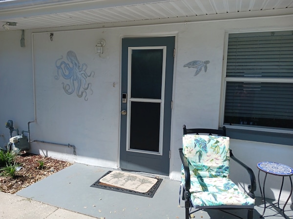 Bungalow In The Heart Of Largo - Clearwater, FL