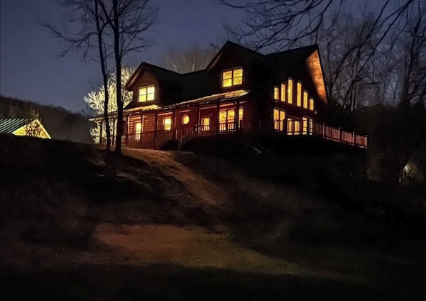 Rim Shoals River Cabin - Private Boat Dock, Walk-in Fishing Access Sleeps 12 - Mountain Home, AR
