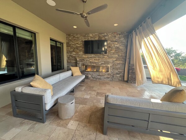 Event-friendly!!\nblack Mountain View +Full Guest House +Huge Outdoor Event Space - Phoenix, AZ