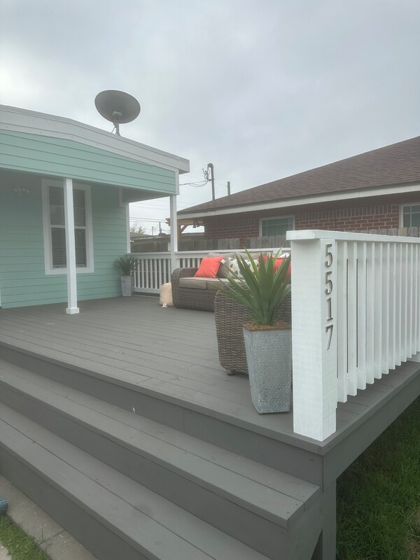 Charming 2-bedroom House In Amazing Its 10 Min From Cruise - Galveston