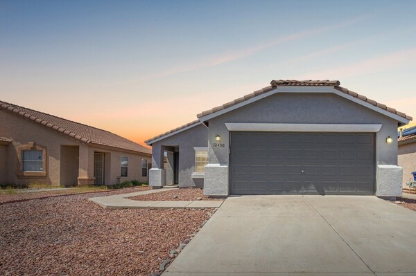 Newly Renovated, Modern & Cozy 3-bedroom Home In El Mirage, Az - Surprise, AZ