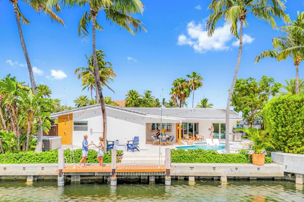 Waterfront / Heated Pool / Beach Proximity / Bermuda Key / Residence - Pompano Beach, FL