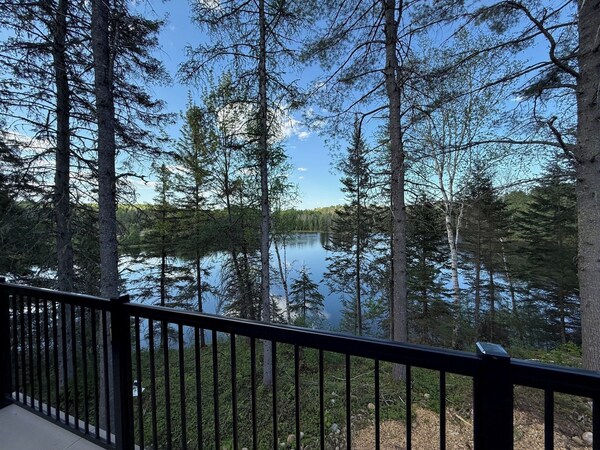 Welcome To Your Haven Of Peace, A Magnificent Chalet Nestled In The Heart Of Nature. - Laurentides