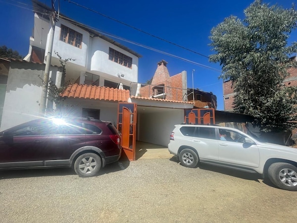 Casa Hospedaje Yuraq Wasi - Huaraz - Huaraz