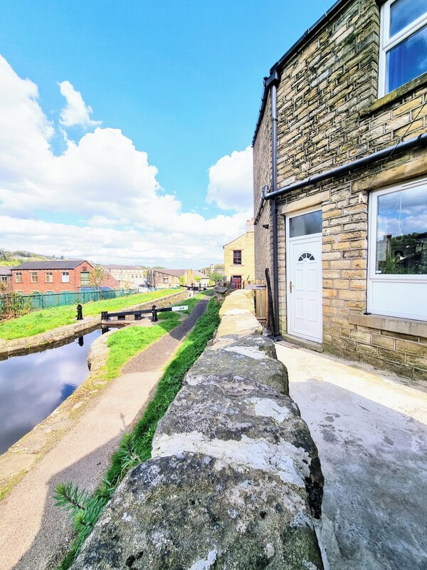 Cozy Sleep 5 Hudds Base -Work/travel, Free Parking - Huddersfield