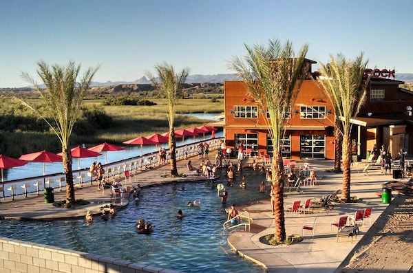 Charming 2-bedroom River, Off-roading & Desert Oasis In Topock, Az - Topock, AZ