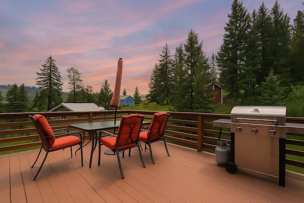 Fallsview Cabin! Rustic Forest Escape W/ Rock Wall - Green Mountain Falls, CO
