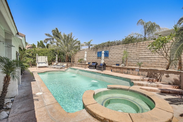 Desert Sophistication: Saltwater Pool, Spa, Cabana - Palm Springs, CA