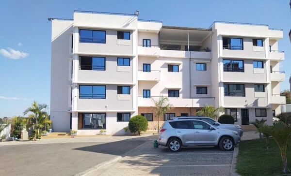 Milestone City Apartments  Live Work Or Relaxkitchen Restaurantnr Tsimbazaza - Antananarivo
