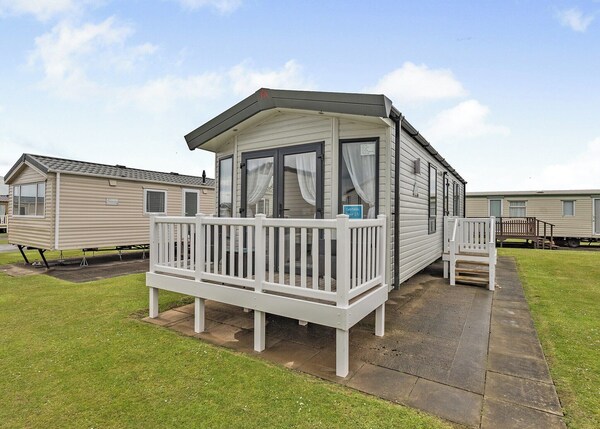2 Bedroom Accommodation In Hornsea - 혼시