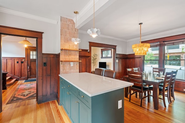Prime Downtown Location - Family Friendly - Vancouver, WA