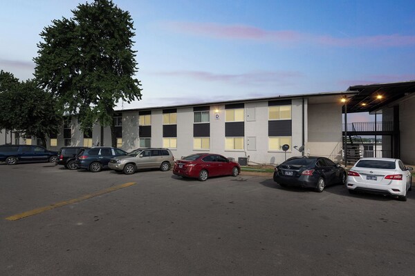 Avery Apartments D9 I Comfy 2 Bed 1 Bath - Nashville, TN